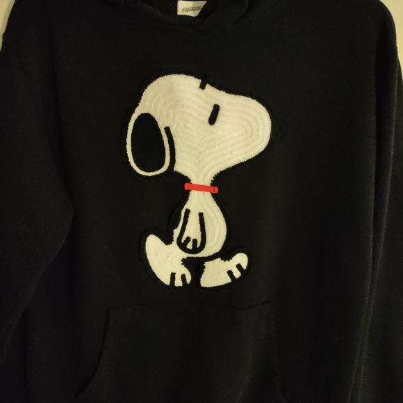 Peanuts | Tops | Peanuts Large Black Hoody With Knit Woven Snoopy Patch ...